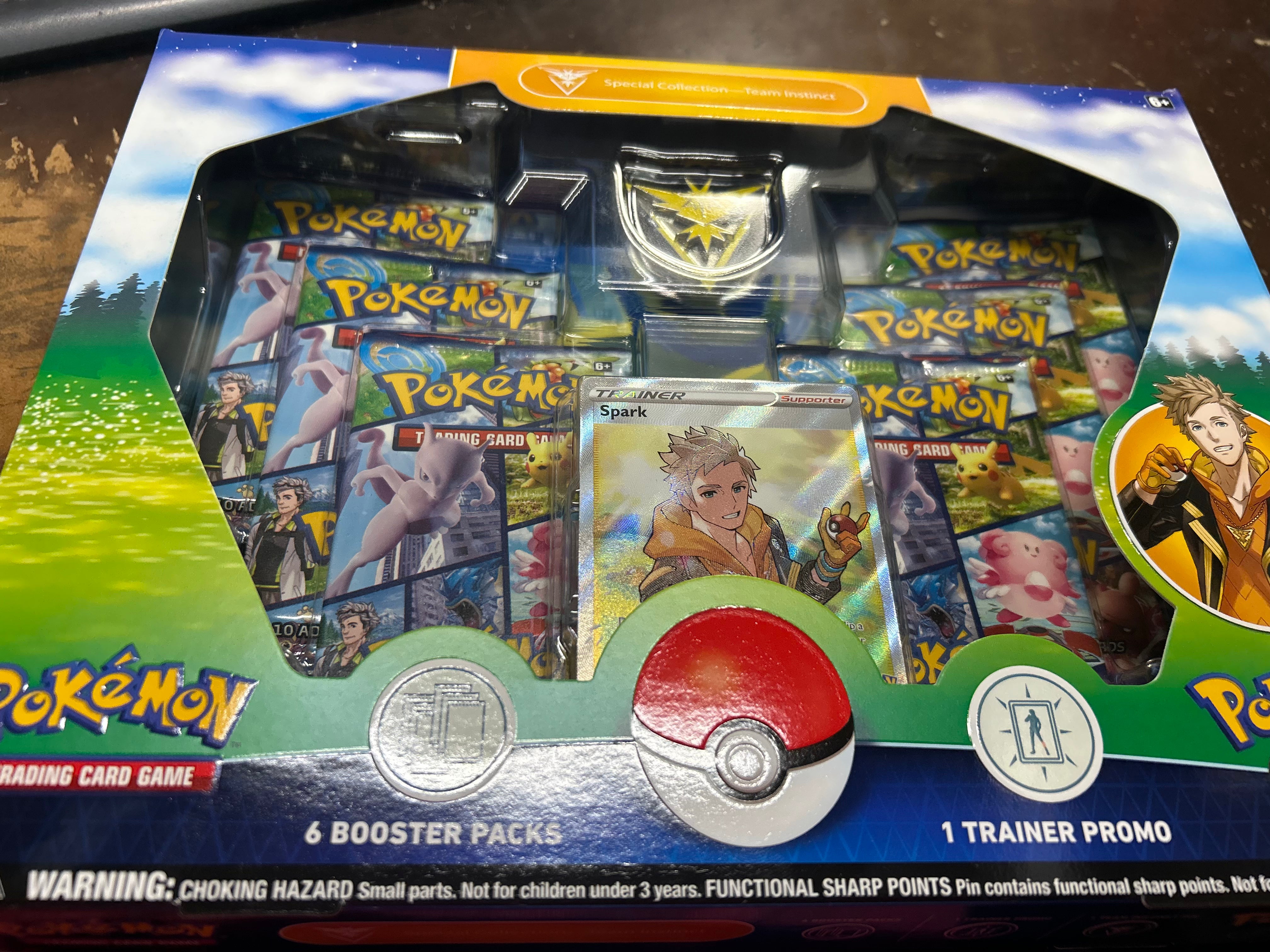 POKEMON GO TEAM INSTINCT COLLECTION – TPV POKE CENTER